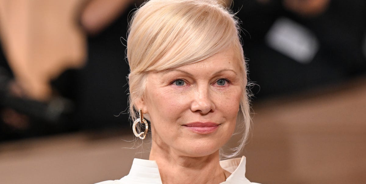 Pamela Anderson debuts icy platinum blonde hair on the Golden Globes ...