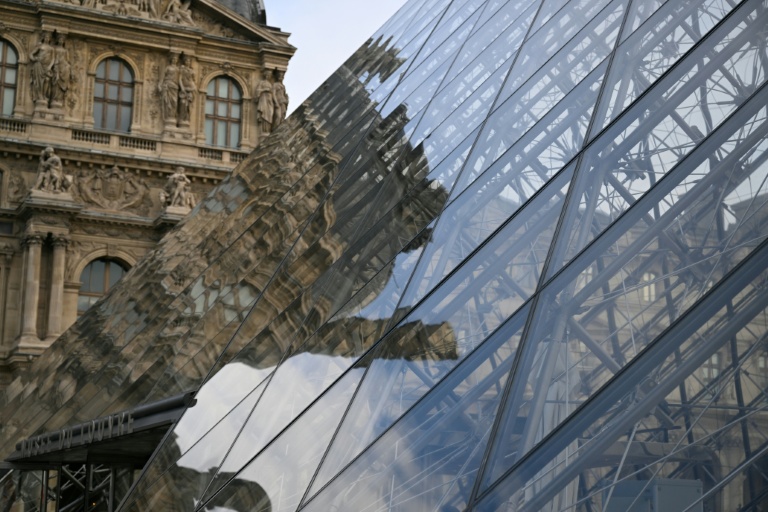 El Louvre permanece cerrado este lunes por la huelga de su personal
