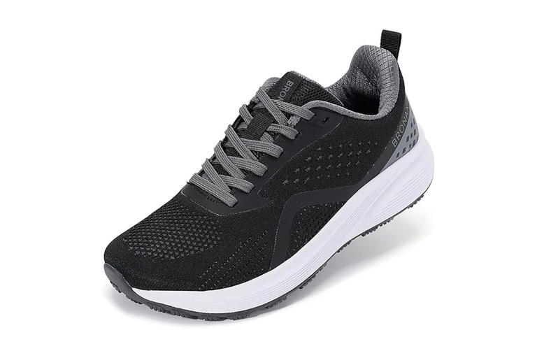 Hoka fans and shoppers with wide feet and plantar fasciitis call these ...