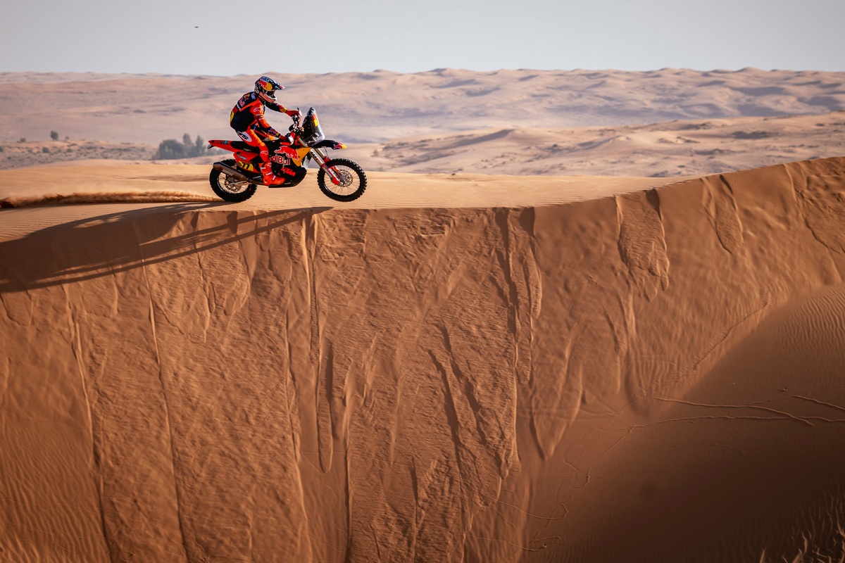 Benavides grijpt macht bij motoren met tweede etappezege op rij