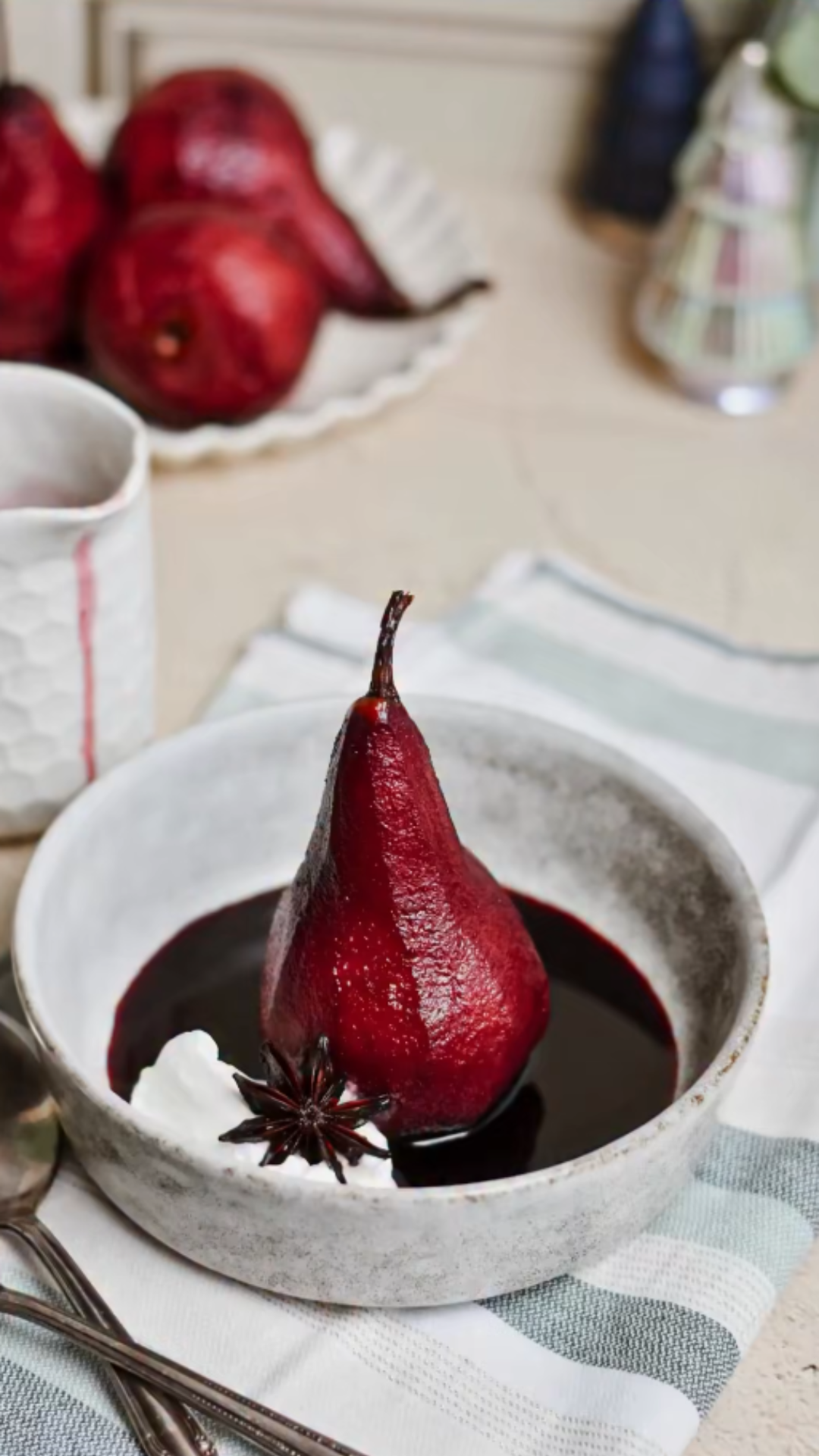 Poached pears with warm spices and cozy elegance