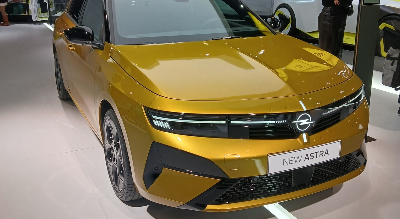 Stellantis, offensiva a Bruxelles. Nuove Opel Astra e Peugeot 408, tris ...