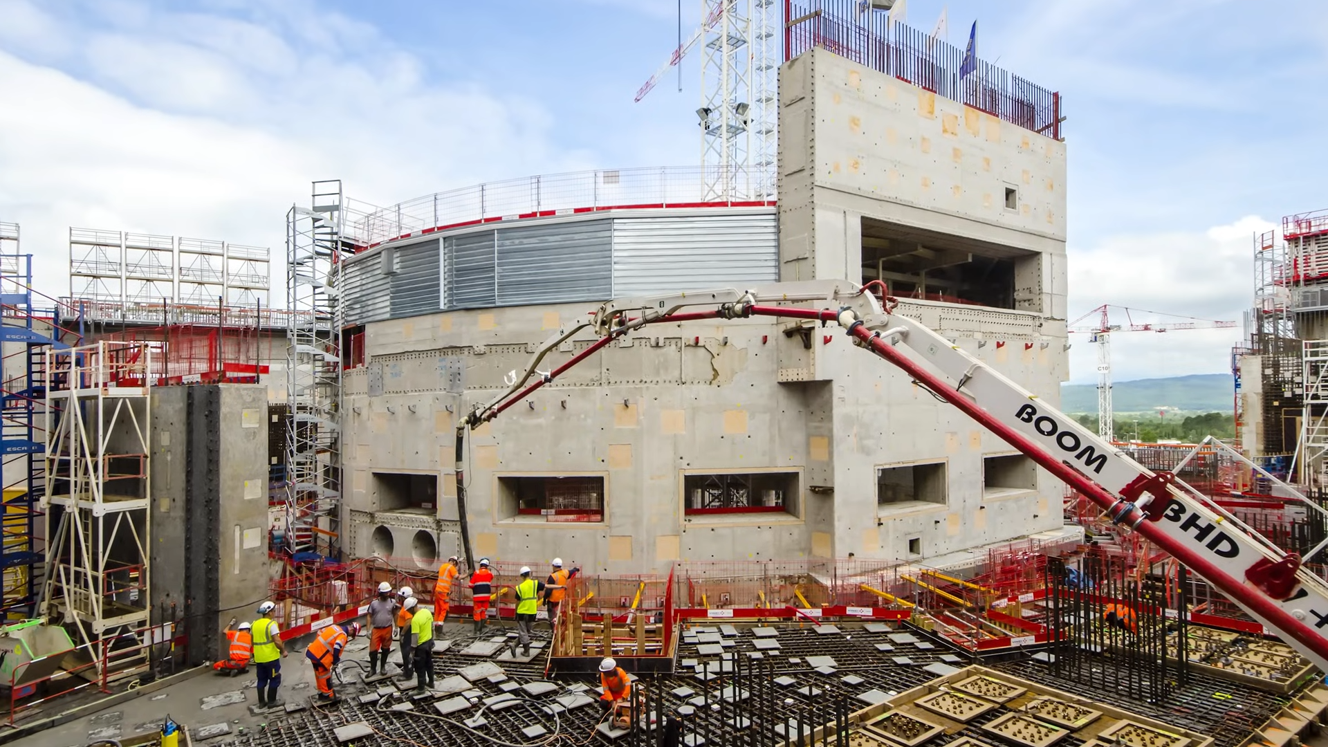 35 countries, $22 billion, one fusion machine