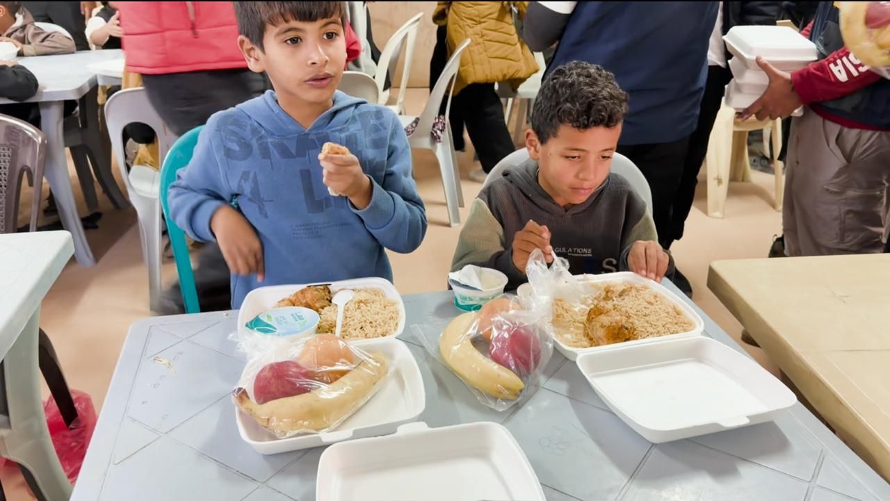 Konsorsium Kebaikan Indonesia salurkan 400 porsi makanan siap saji ...