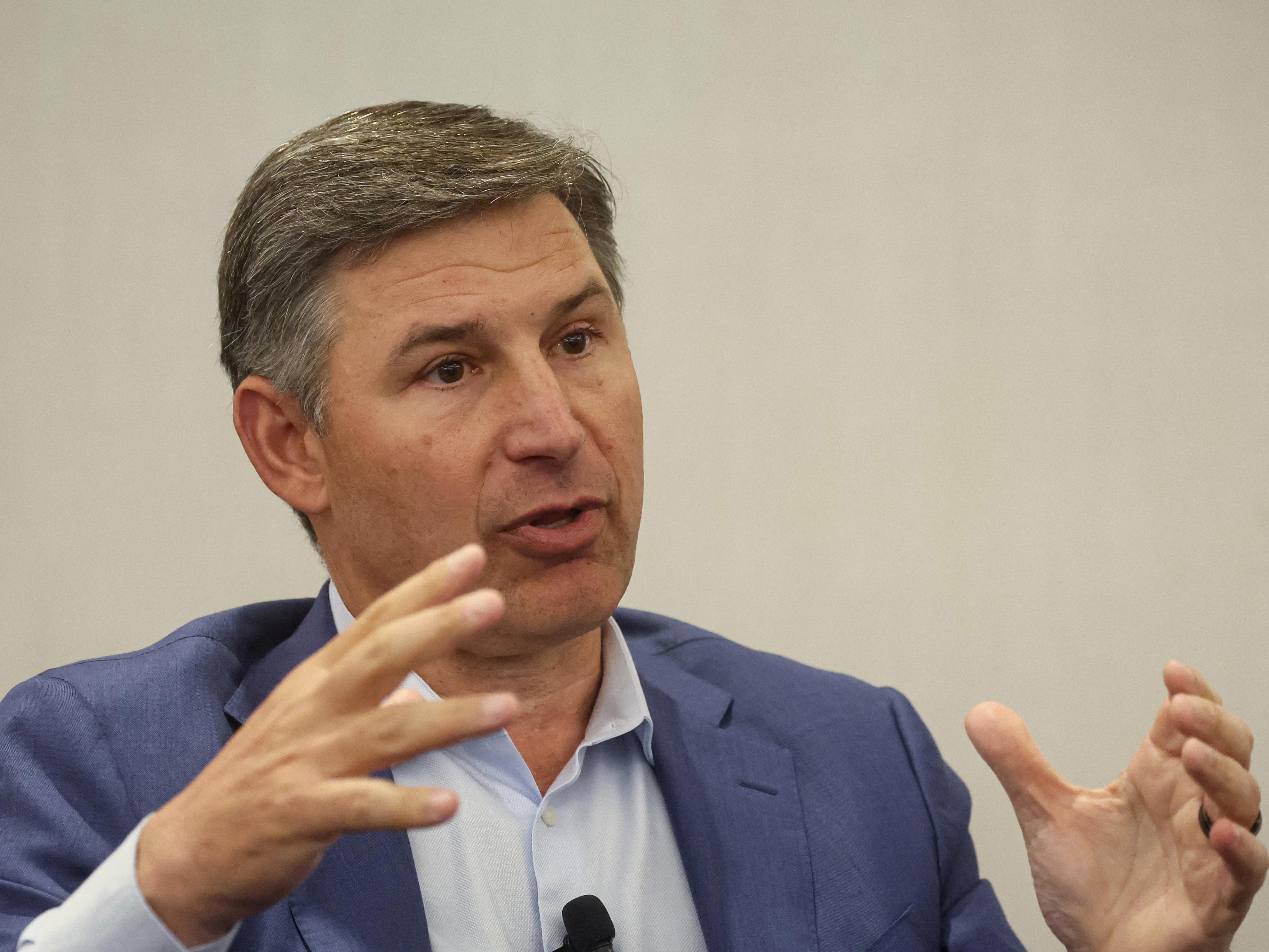 SoFi CEO says Trump's proposed credit card cap would drive people to ...