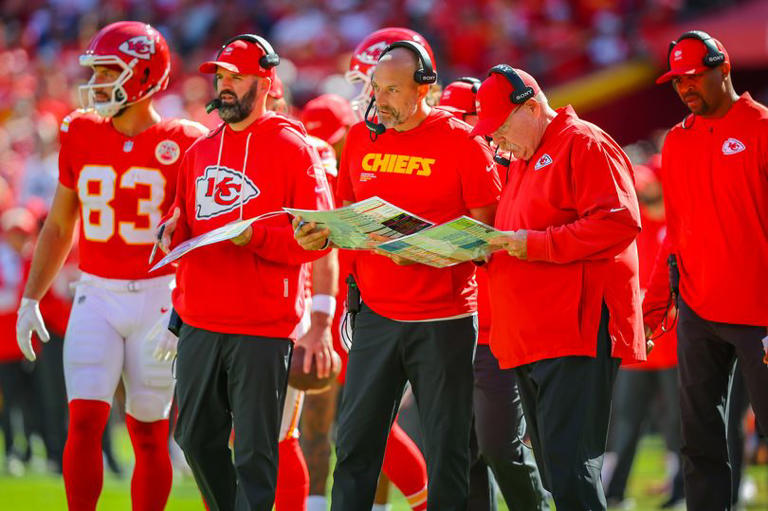 Chiefs could lose key staff member after interviewing for NFL head ...