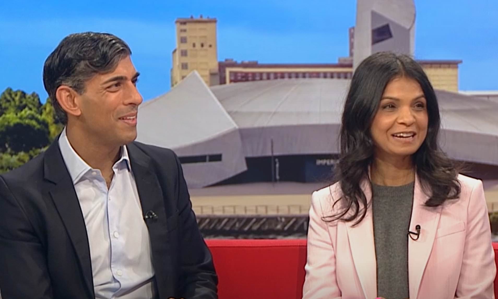 6 in 10 have poor numeracy amid fears women are passing 'maths anxiety ...