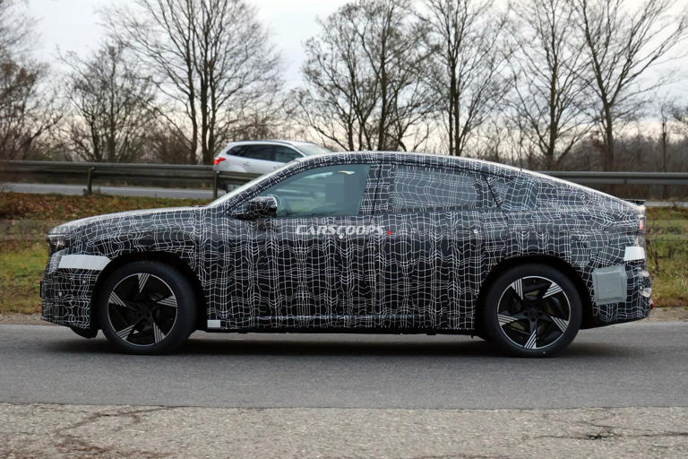 Nuova BMW iX4 in arrivo, stile Neue Klasse per il SUV Coupé elettrico