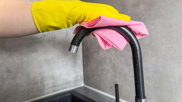 3 spots in your kitchen you should be cleaning with shampoo