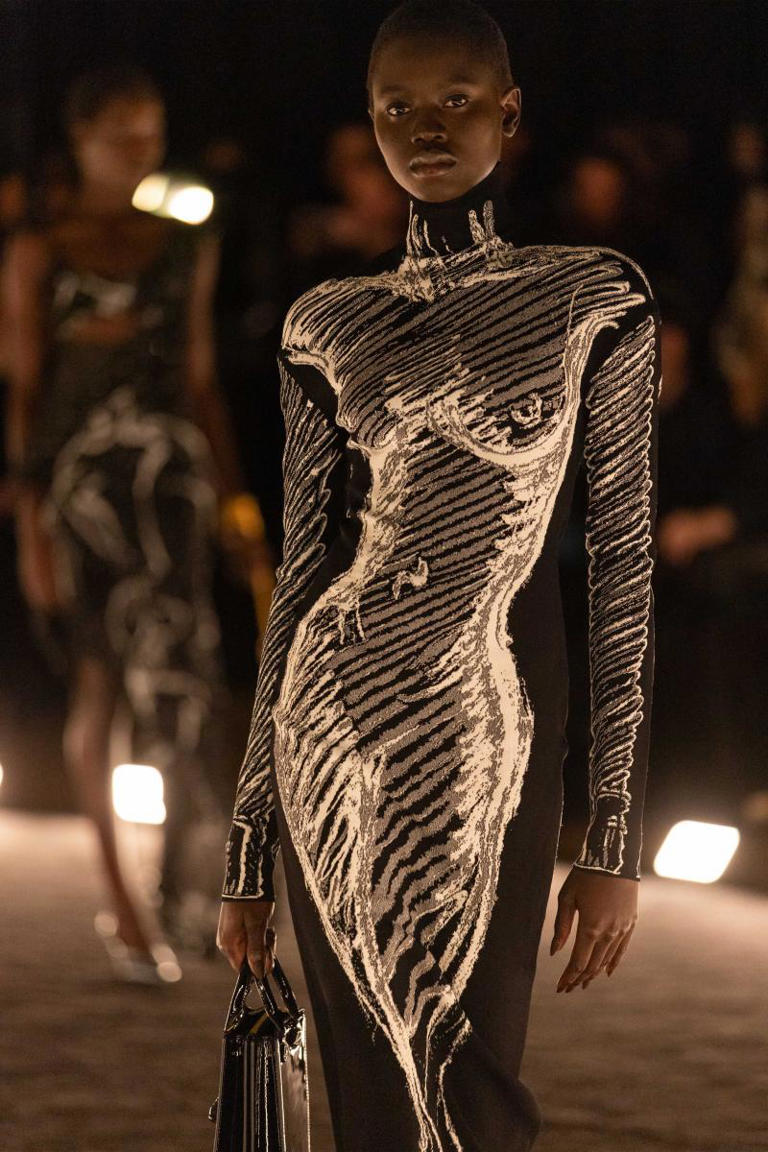 Allday Project金唱片Annie禮服要價150萬！「這品牌」連Jennie也愛穿