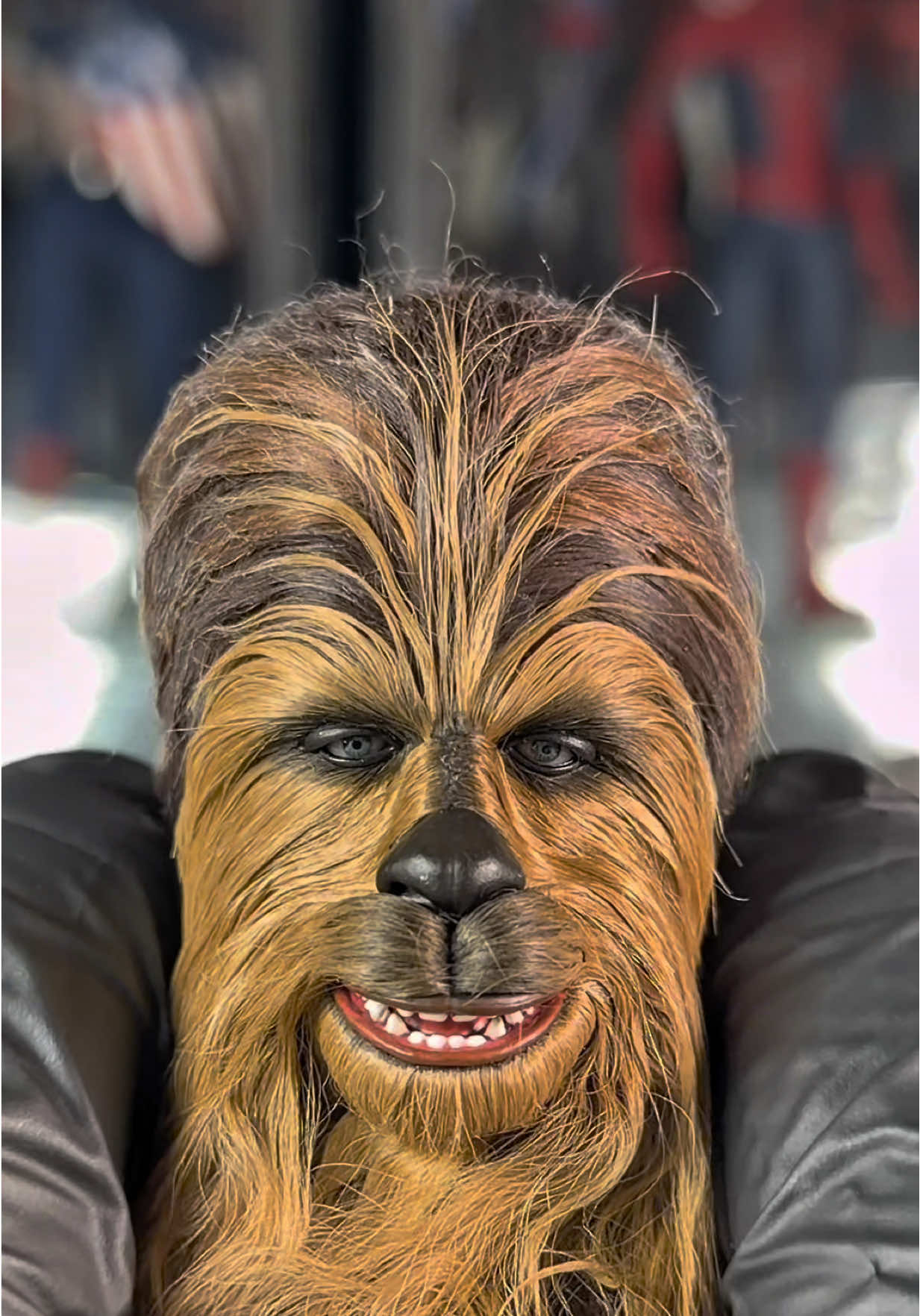 Hot Toys Chewbacca ASMR checking up