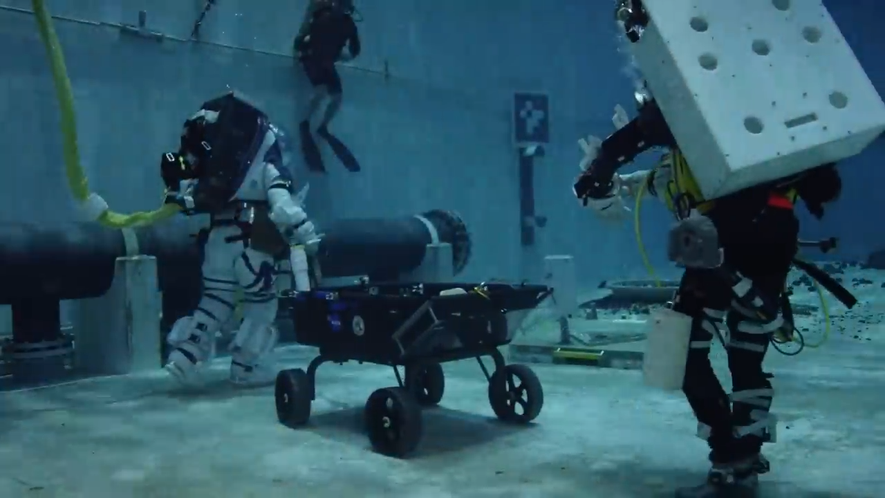 How a giant swimming pool prepares astronauts for the moon