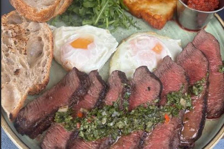 I've found the best brunch in Newcastle and didn't mind waiting to get it