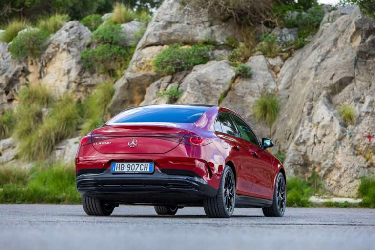 Mercedes-Benz CLA elettrica 2026: vincitrice del Car of the Year con ...