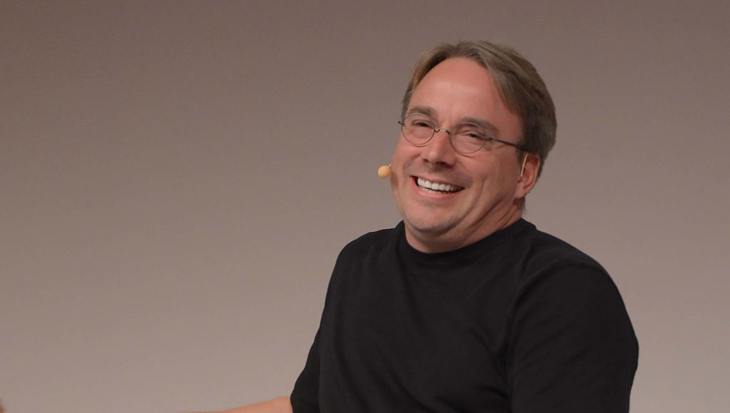 Même Linus Torvalds s’est mis au « vibe coding », et il a une ...