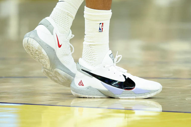 Nike stock is on a bad run. Why it’s this analyst’s top pick.