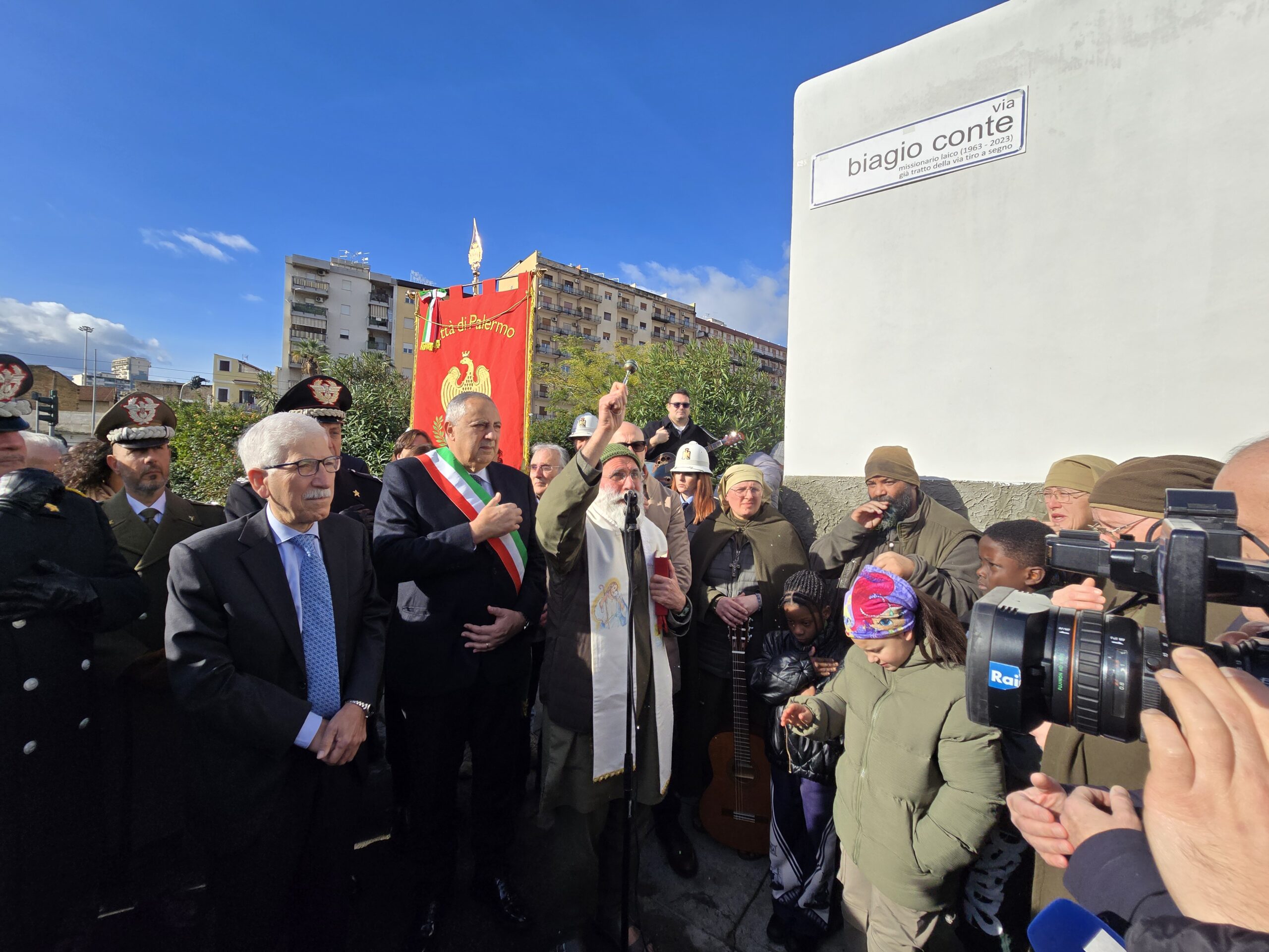Un tratto di via Tiro a Segno intitolato a Fratel Biagio Conte