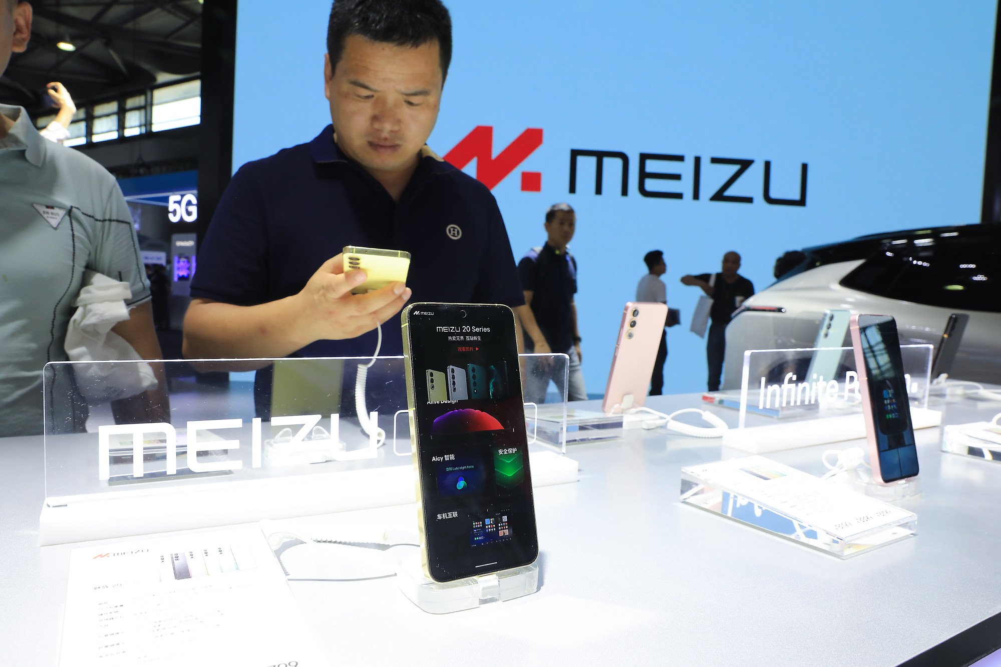 Surging memory-chip prices force Chinese smartphone maker Meizu to ...