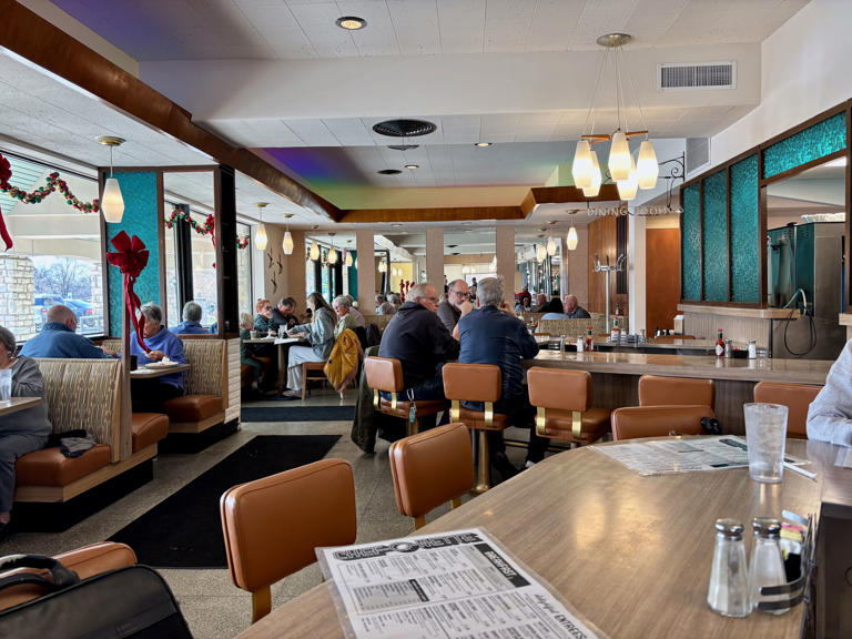 We tried the new (but still retro) Chef-O-Nette diner