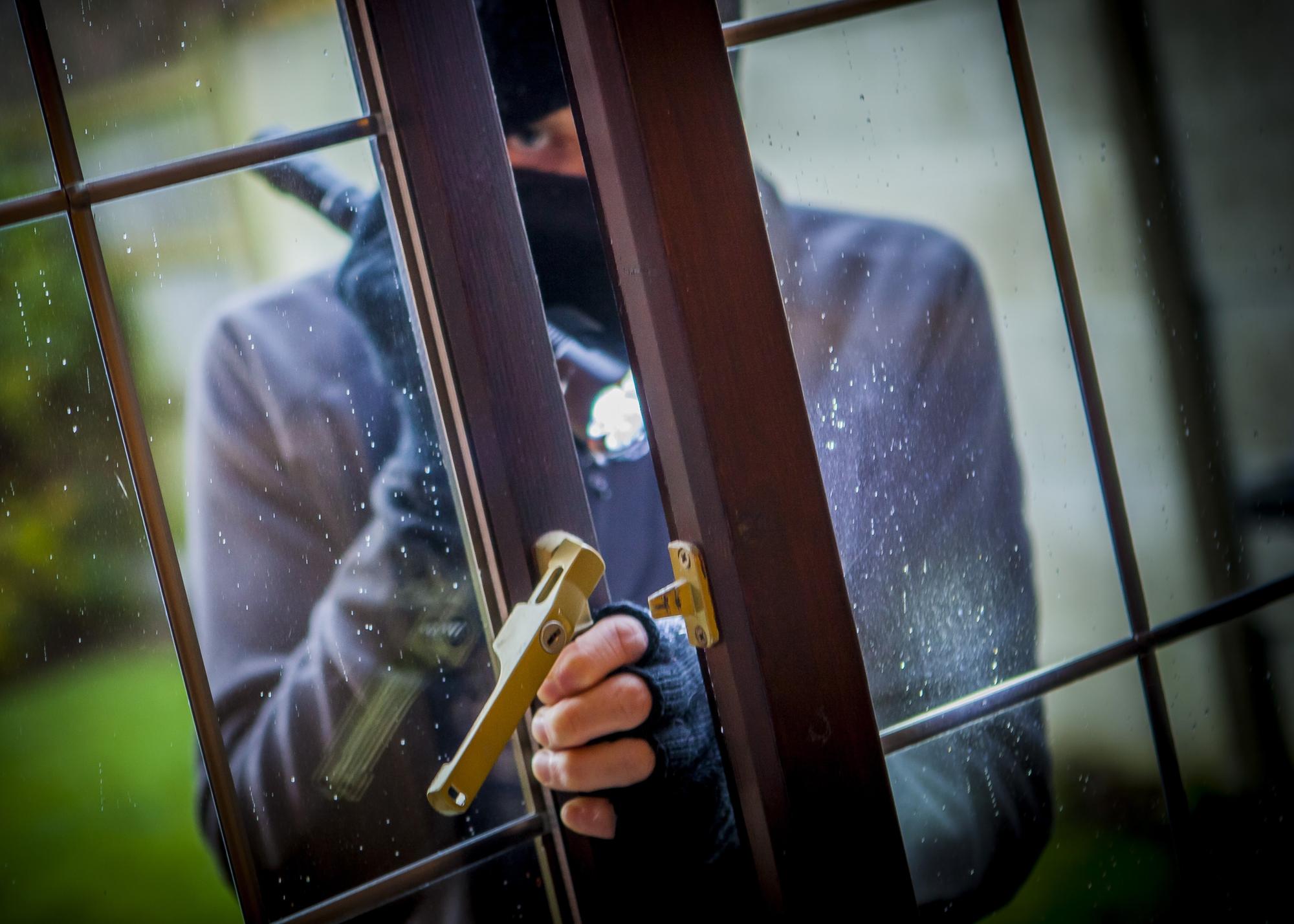 Chesterfield police issue advice to residents after spate of break-ins
