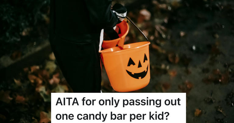 Homeowner hands out full-size candy bars on Halloween, but when they ...