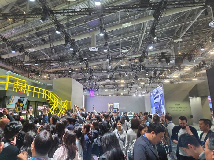 Hyundai ditched cars at CES—and crowds went wild for its robots instead