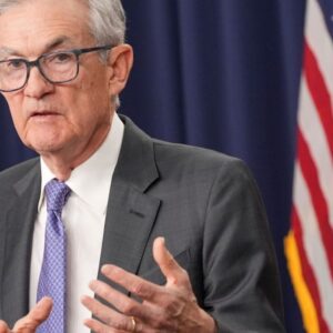 Nu vill Trump åtala Fed-chefen