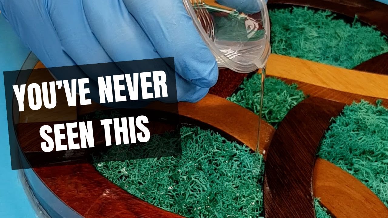 I made a clock from four types of wood and moss | Pure Nature Art