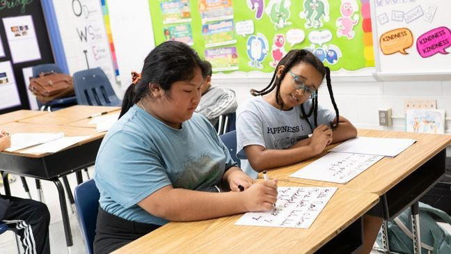 Alexandria club teaches cursive. Should it be taught in DMV area schools?