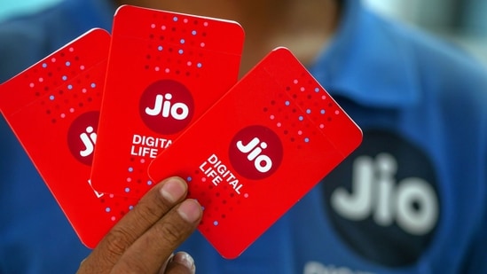 Jio Platforms said to consider 2.5% stake sale in biggest India IPO