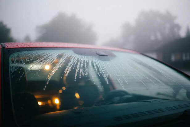 5 easy tips to prevent fog and dew on car windows while driving at night