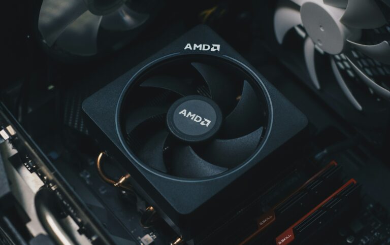 Advanced Micro Devices (AMD)'s got great performing AI chips, says Jim ...
