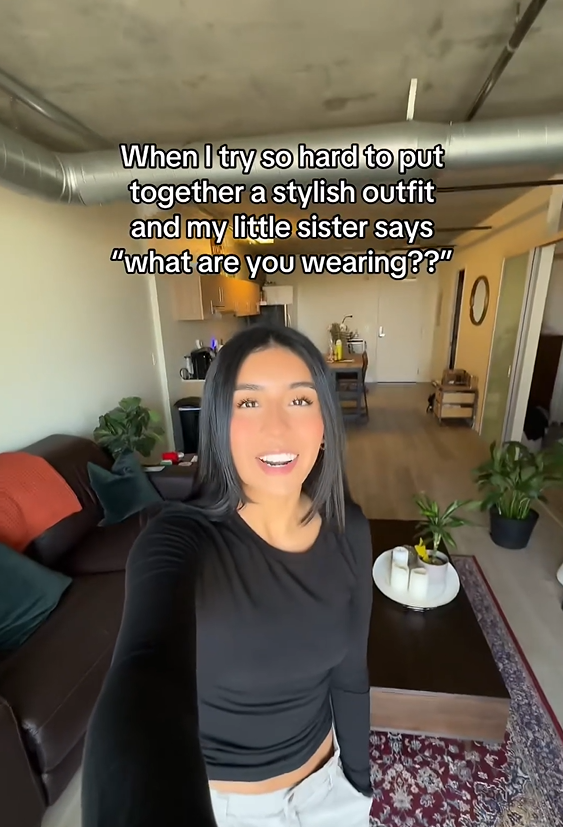 Trying to look stylish vs. little sister’s honest opinion – funny reaction