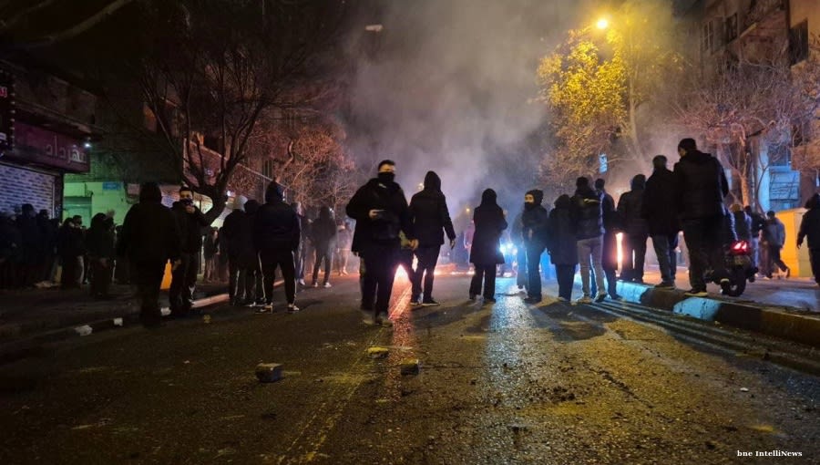 Iranian regime reaching out to the regular army as protests overwhelm ...