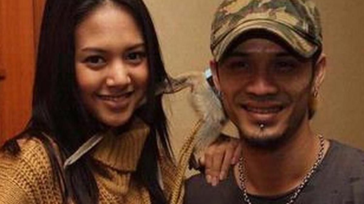 Foto lawas Roby Tremonti pakai tindik dan kalung rantai, ini kilas ...