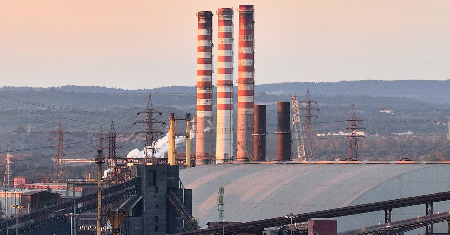 Operaio muore cadendo durante controllo alle valvole nell’ex Ilva di ...