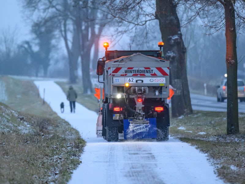 Wetterwarnung Oberbergischer Kreis heute: DWD warnt vor Glatteis am Montag