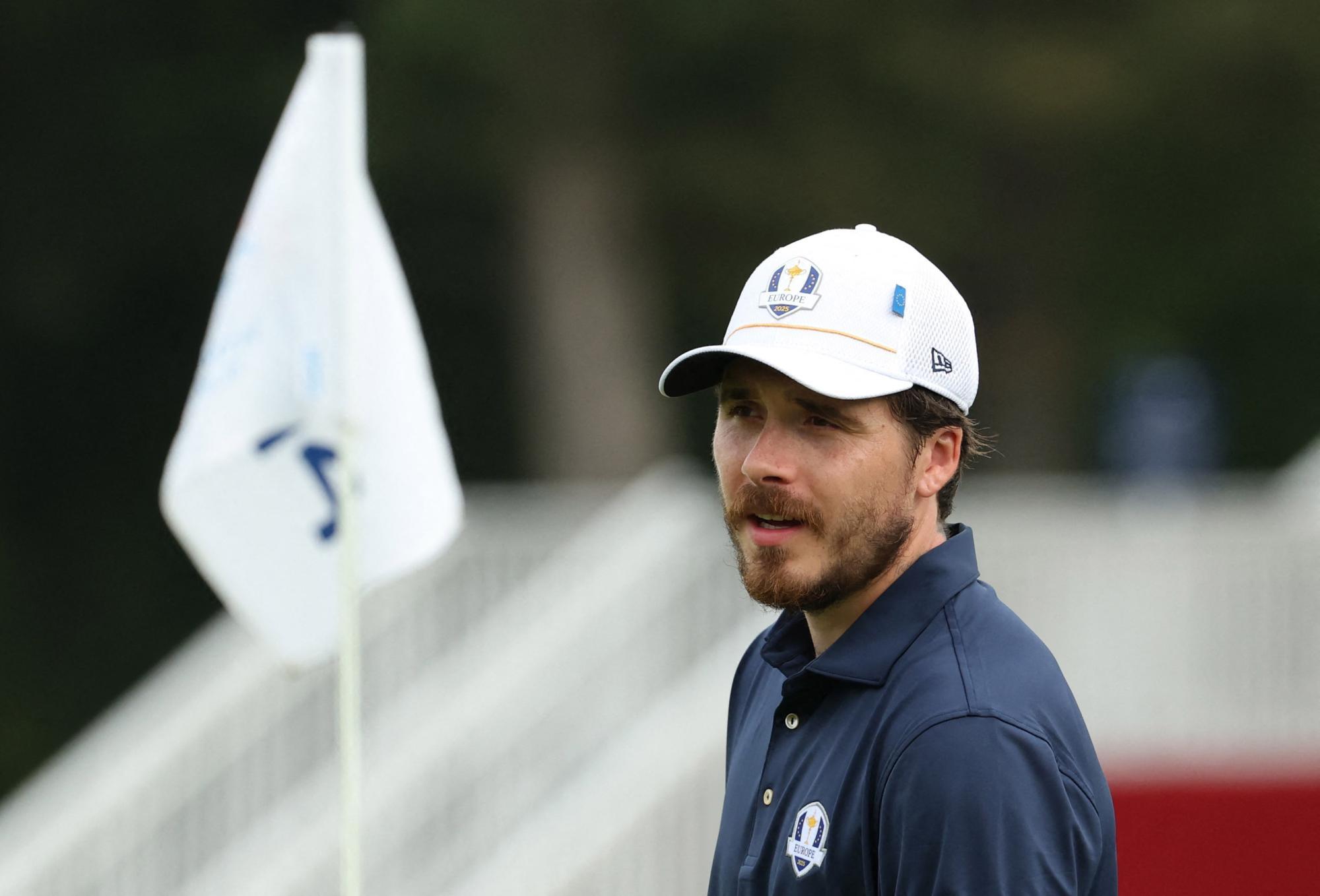 Brooklyn Beckham enthüllt Grund, warum er mit Anwalt gegen seine Eltern ...