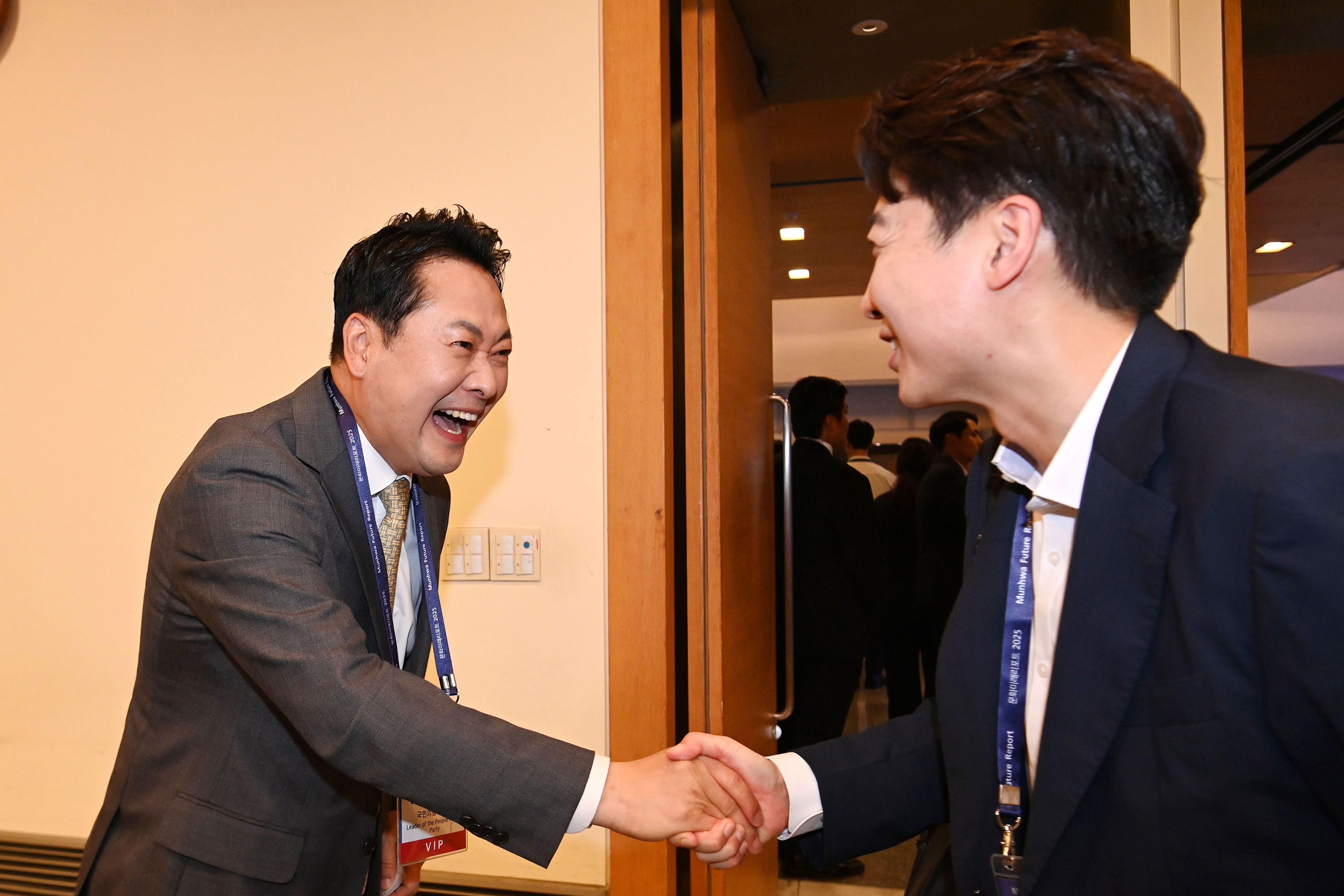 People Power Party, Reform Party leaders discuss joint special counsel