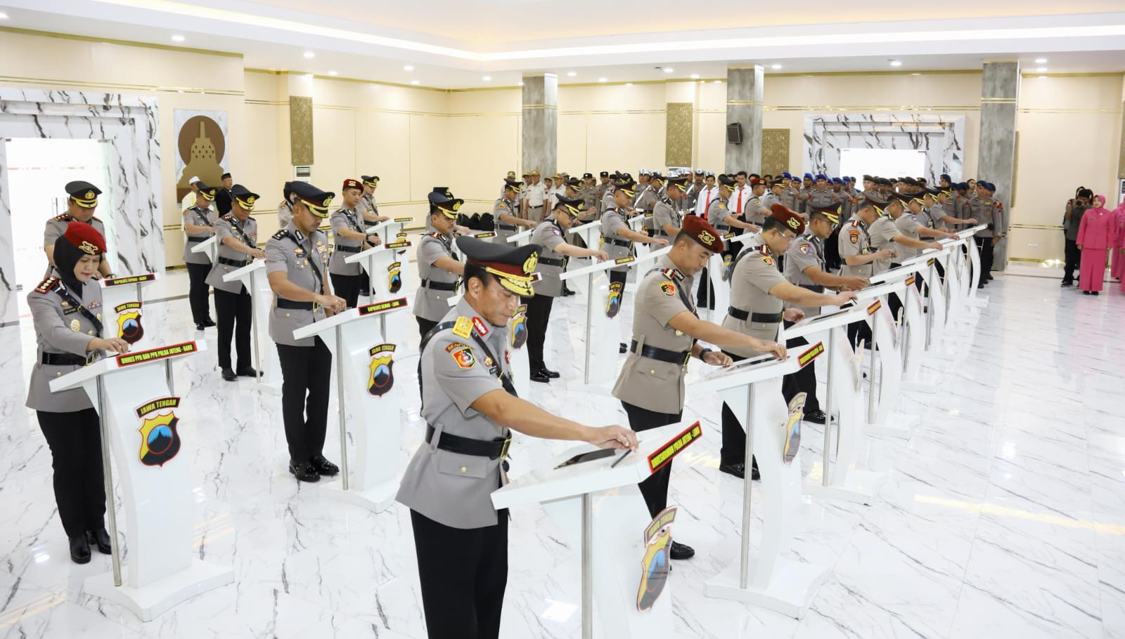 Mutasi jabatan di Polda Jateng, 32 pamen Polri jalani sertijab, ini ...