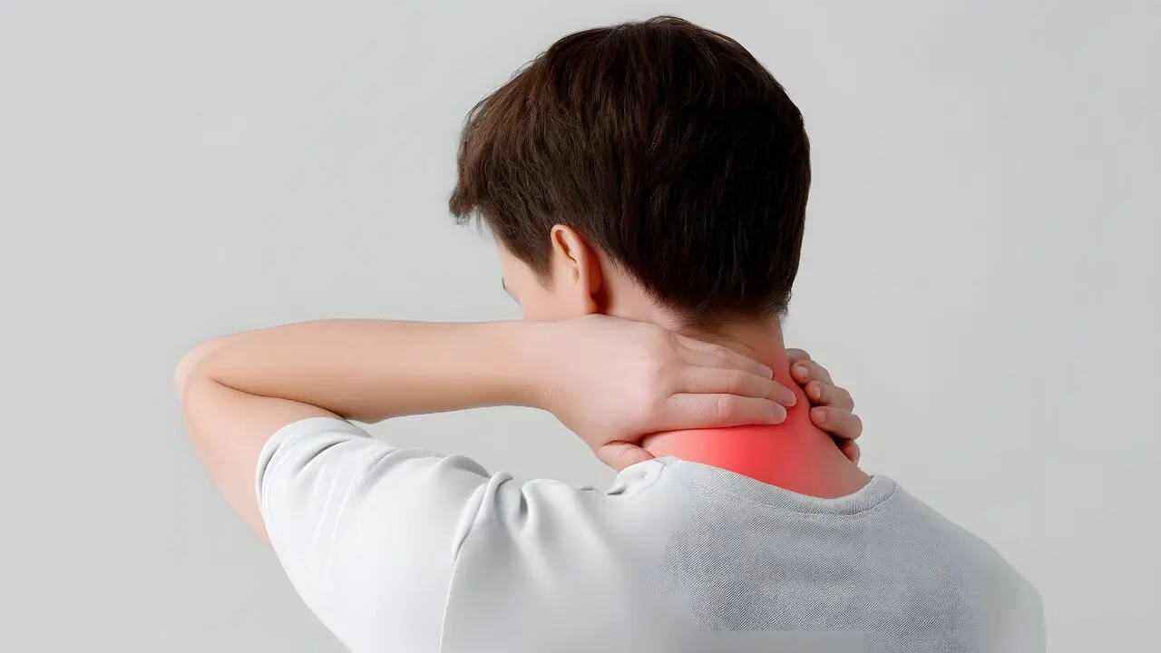Ignoring neck pain could be dangerous, doctors warn of rare but fatal ...