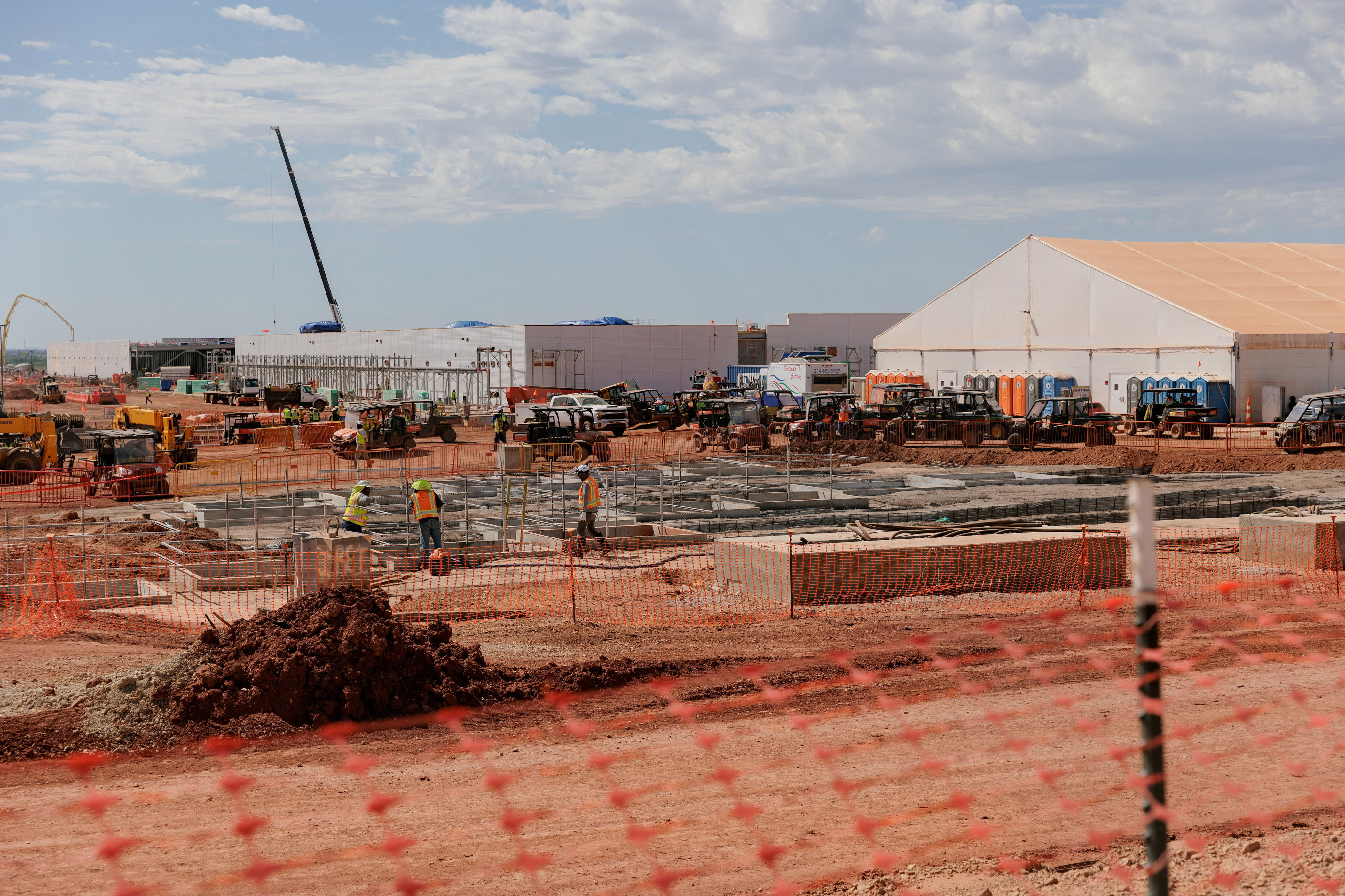 BIS flags AI's limited GDP growth, debt risks