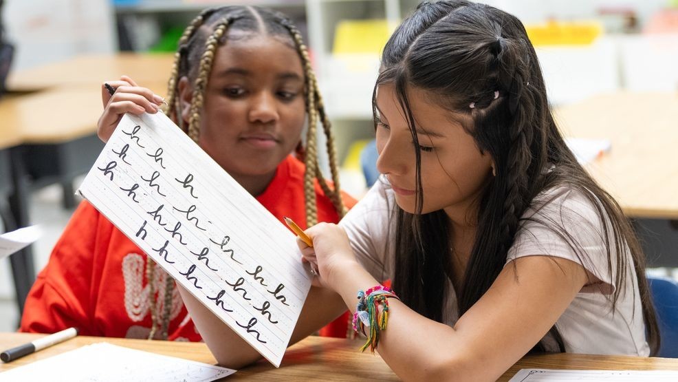 Alexandria club teaches cursive. Should it be taught in DMV area schools?