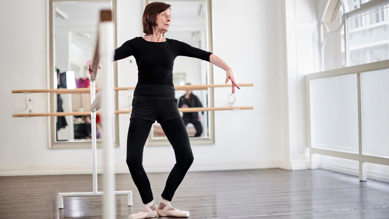 A barre instructor recommends these three standing exercises if you ...