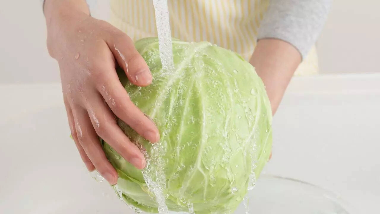 How to clean cabbage properly: The simple hacks that remove worms and ...