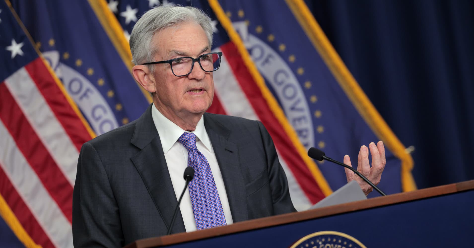 Republican Sen. Thom Tillis vows to block Trump's Fed nominees ...