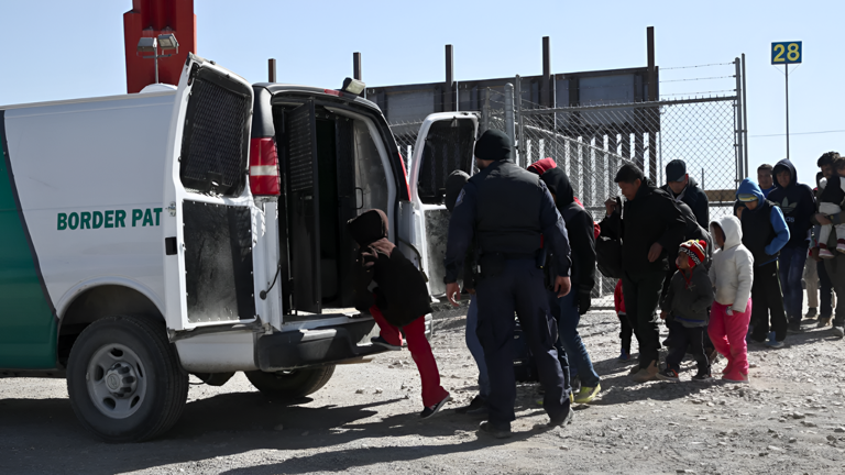 ‘We’re finding them’—Feds locate 127K lost migrant kids as ICE data ...