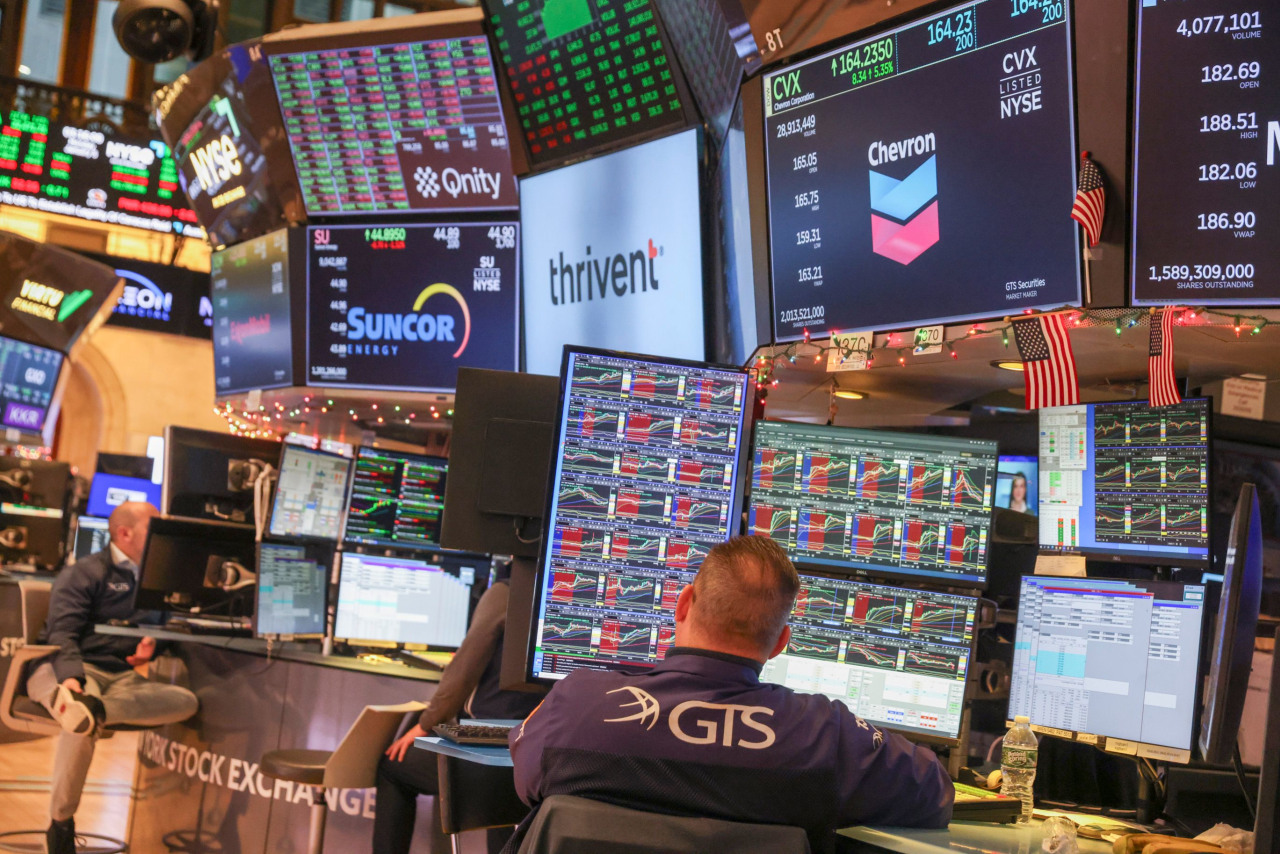 GOP lawmakers back stock-trading crackdown