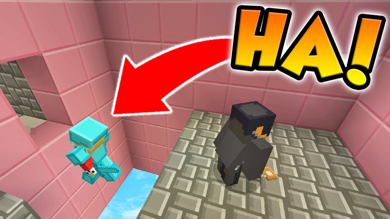 Setting a trap for an OP player in Minecraft Sky Wars