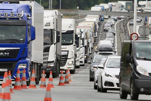 Las retenciones se elevan a 11 kilómetros en el peaje de Biriatou por ...